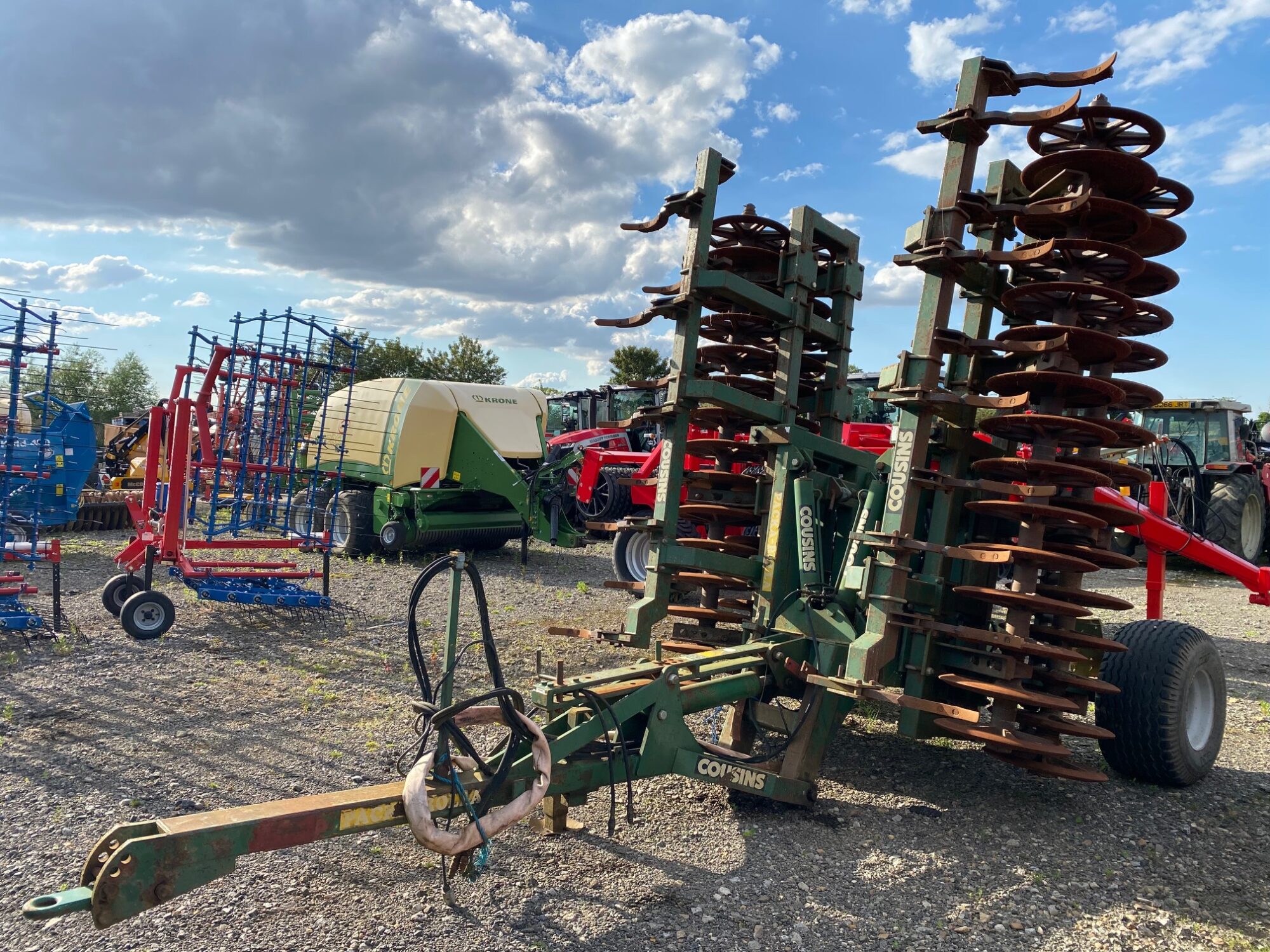 T231696B Cousin 6m Press. for Sale | FarmAds