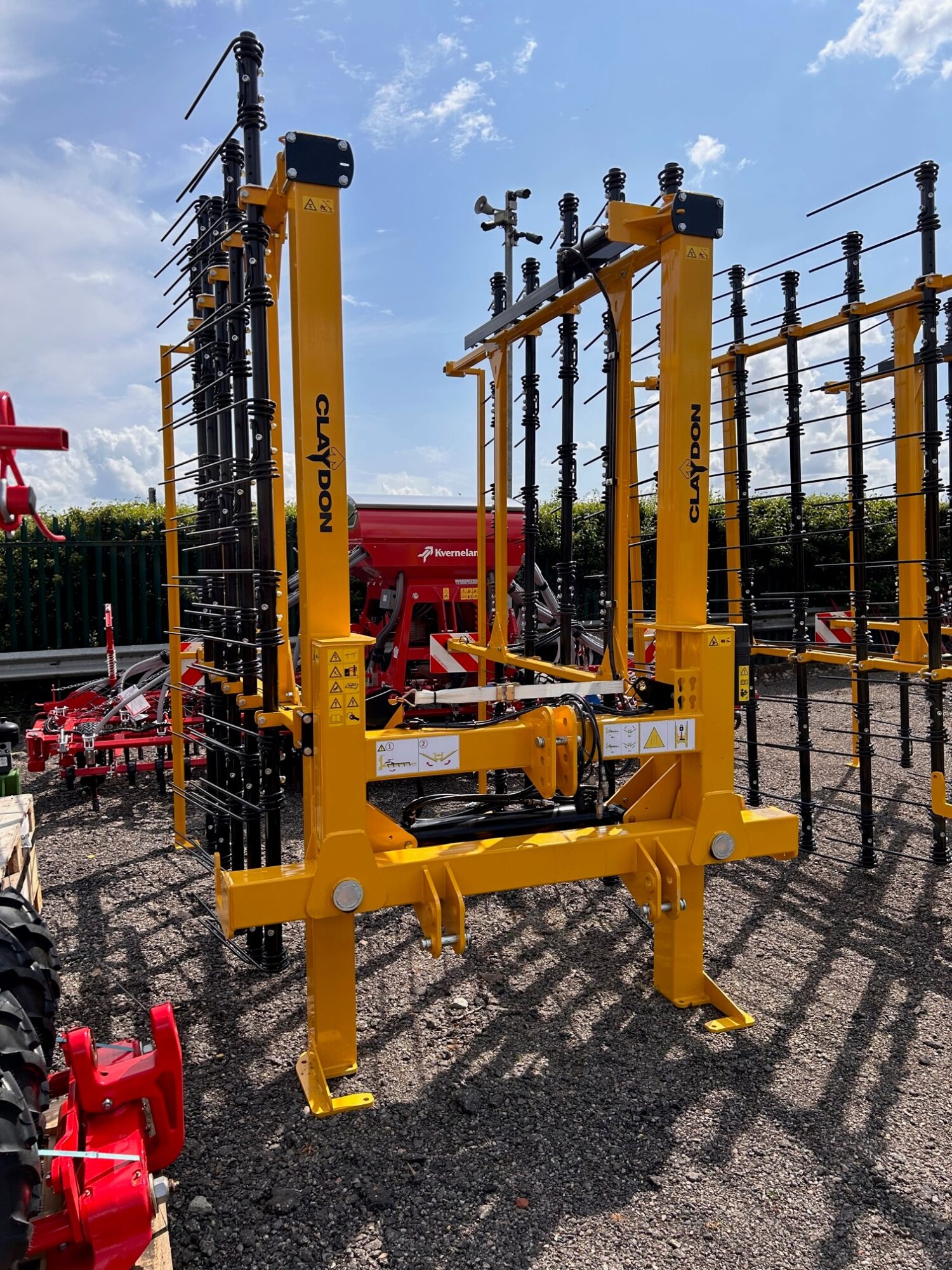 JM000101 New Claydon 7.5m Straw Harrow 14mm Tine Kit for Sale | FarmAds