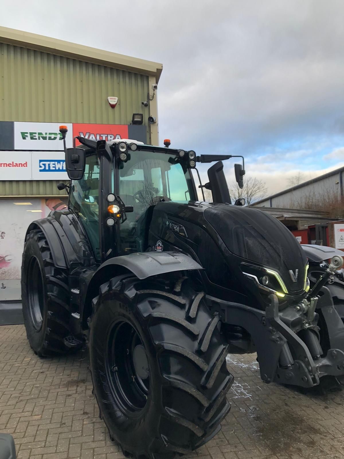 TC001358 2022 VALTRA T235V 4WD TRACTOR for Sale | FarmAds