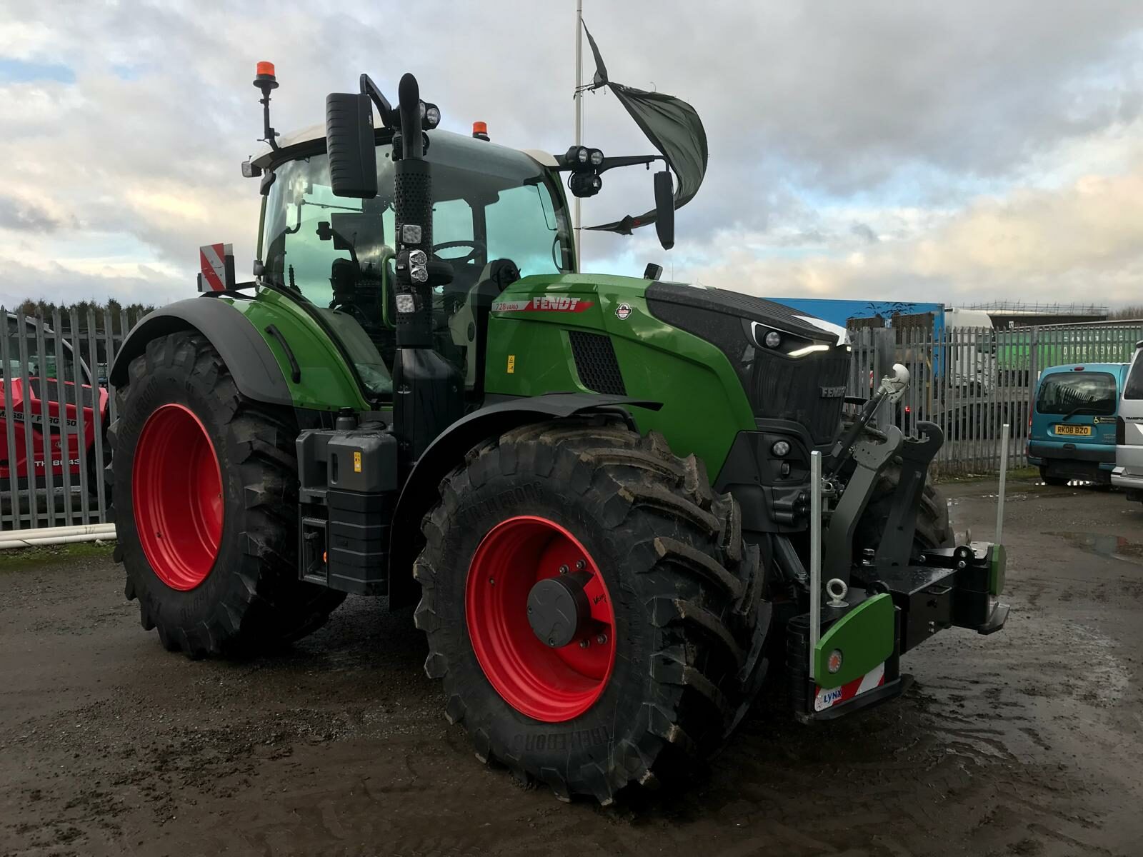FE000245 DEMO FENDT 728 4WD TRACTOR for Sale | FarmAds