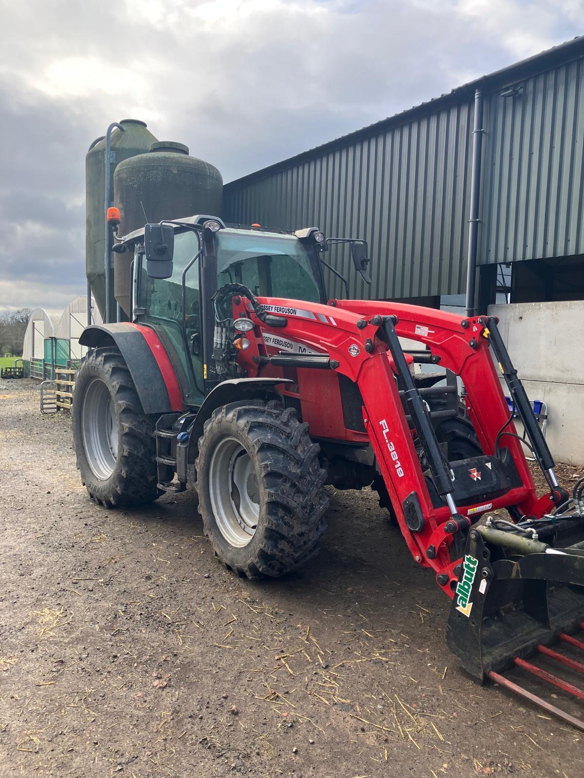 BM000567 MF5711M TRACTOR FL.3819 LOADER for Sale | FarmAds